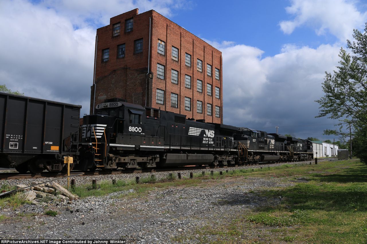 NS 8800 trailing on NS 387